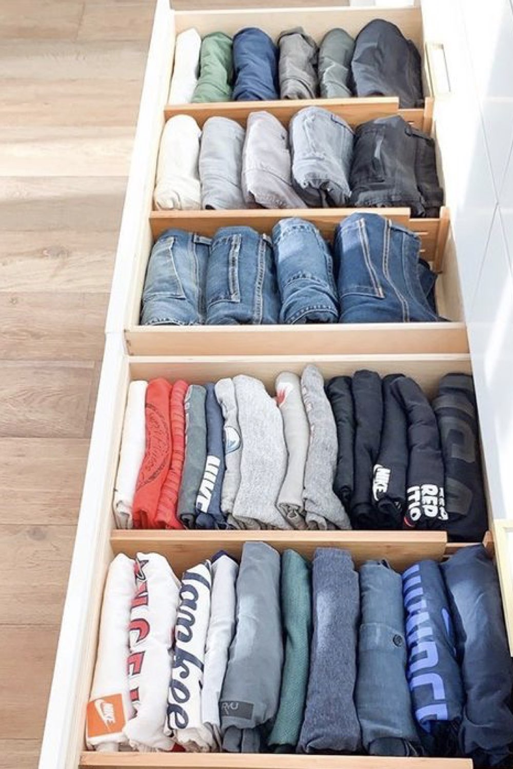 10 idées pour organiser le dressing ou l’armoire de la chambre | guide déco - Cocon | décoration ...