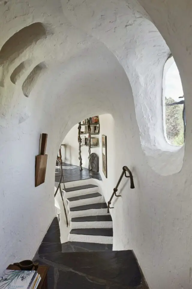 Visitez l’une des étonnantes maisons Sculpture de Jacques Couëlle