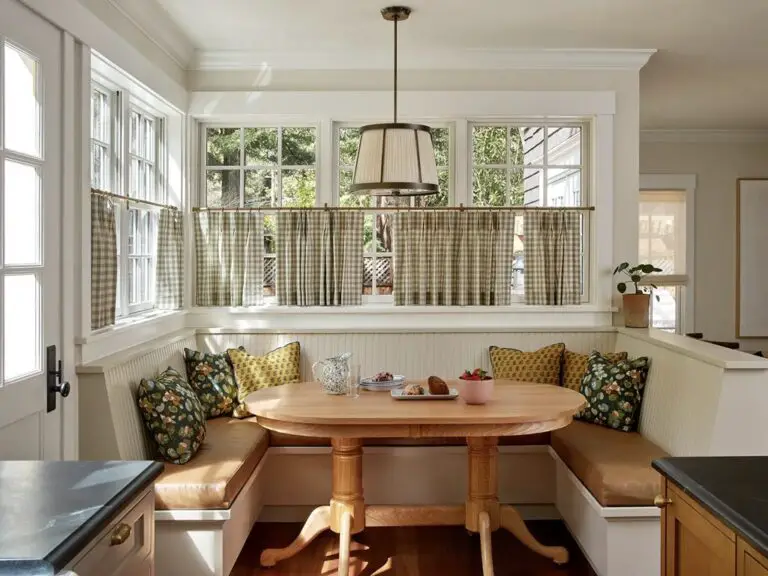 Une maison décorée dans le style cottage anglais élégant