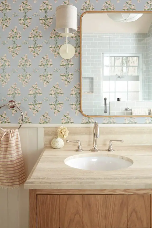 Une maison décorée dans le style cottage anglais élégant