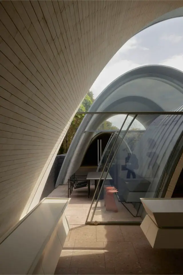 Une maison d’architecte au design spéluncal | visite déco
