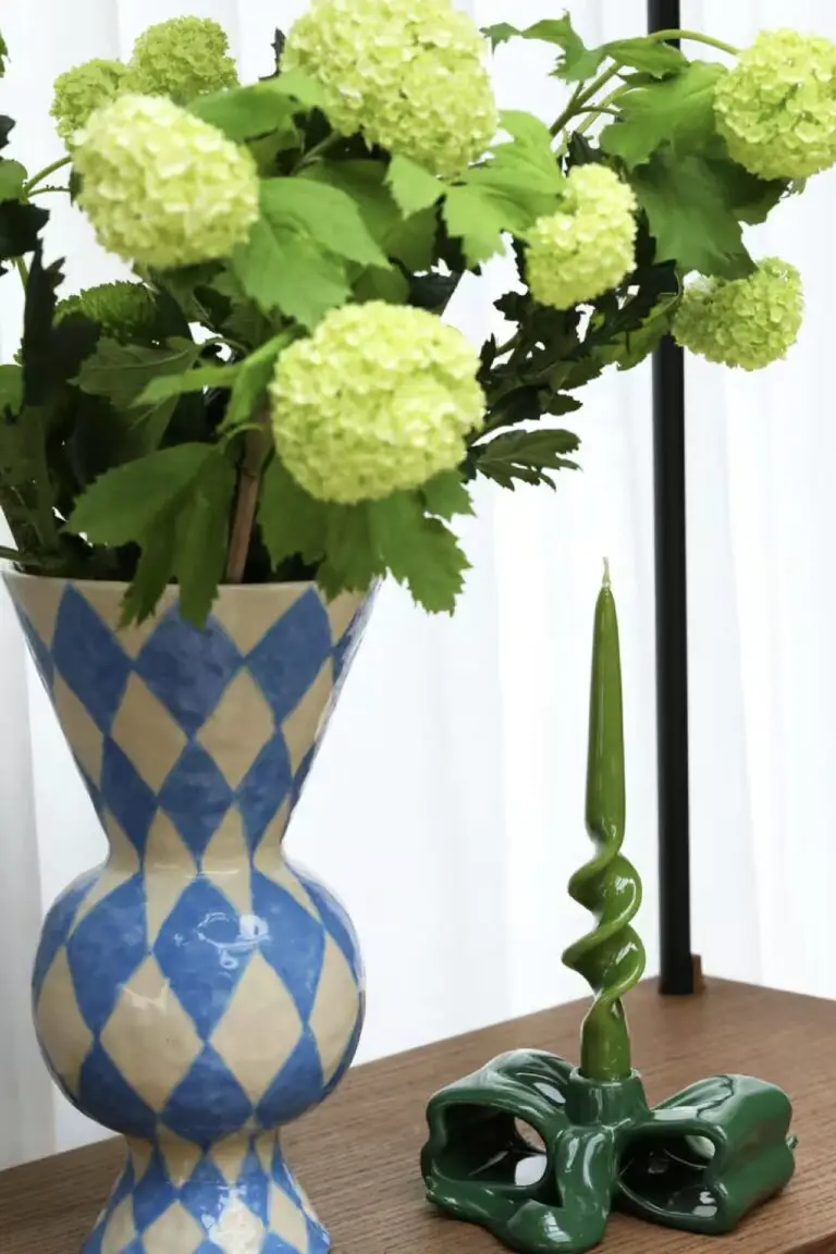 Créez une ambiance élégante et calme grâce au bleu déco