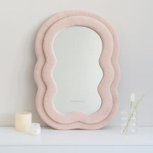 Accessoires roses pour une décoration douce et voluptueuse
